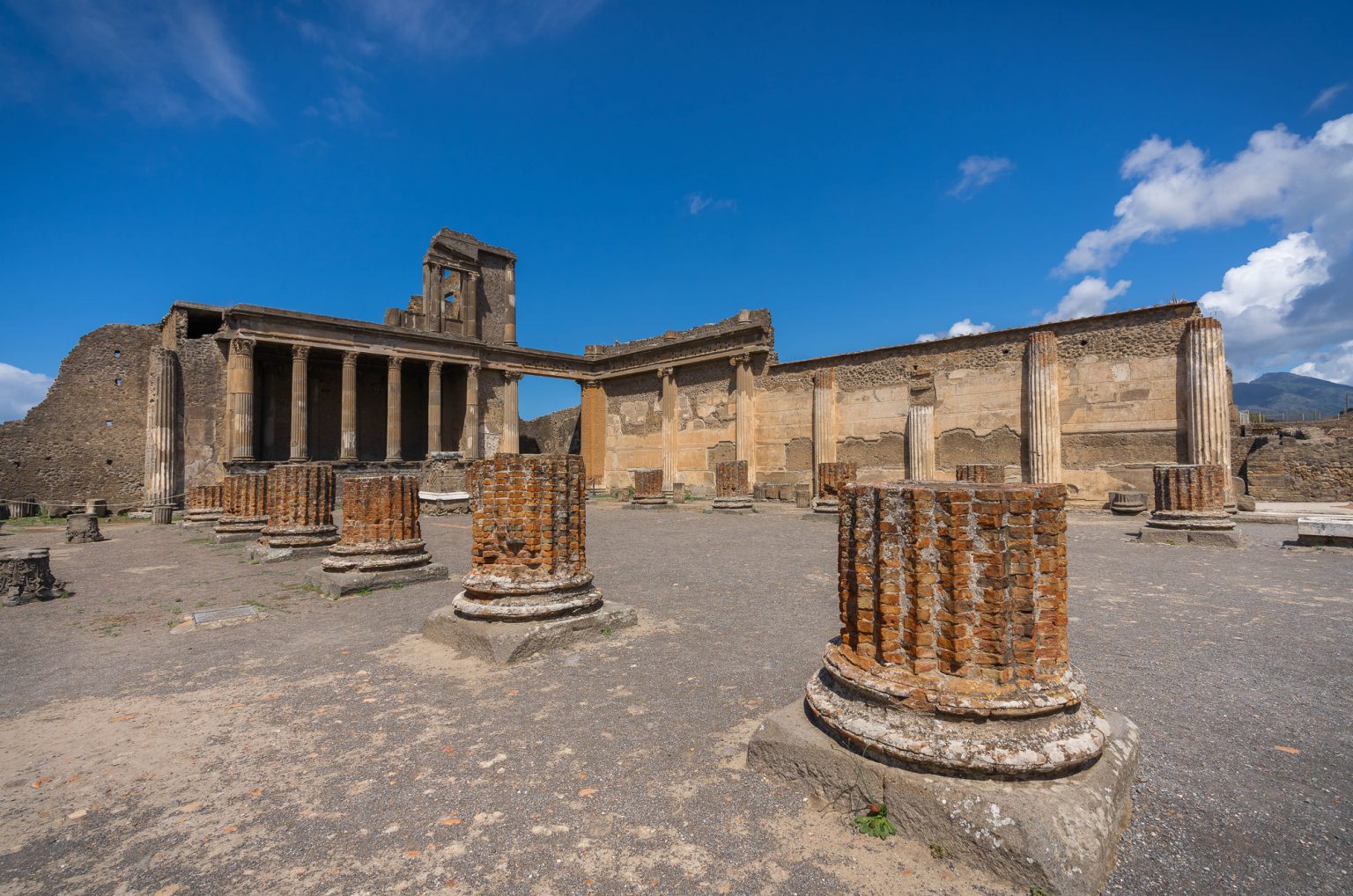 Tour · See Pompeii