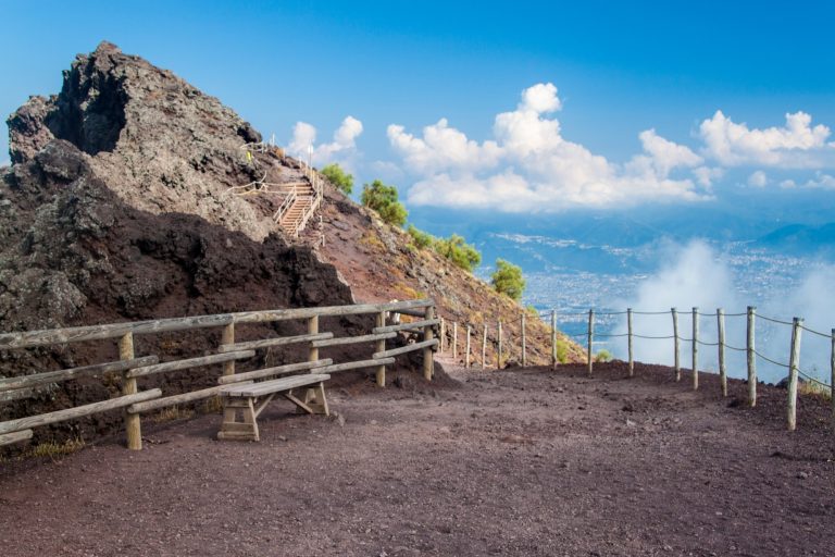 How to visit Vesuvius: ticket, times and how to get to the crater