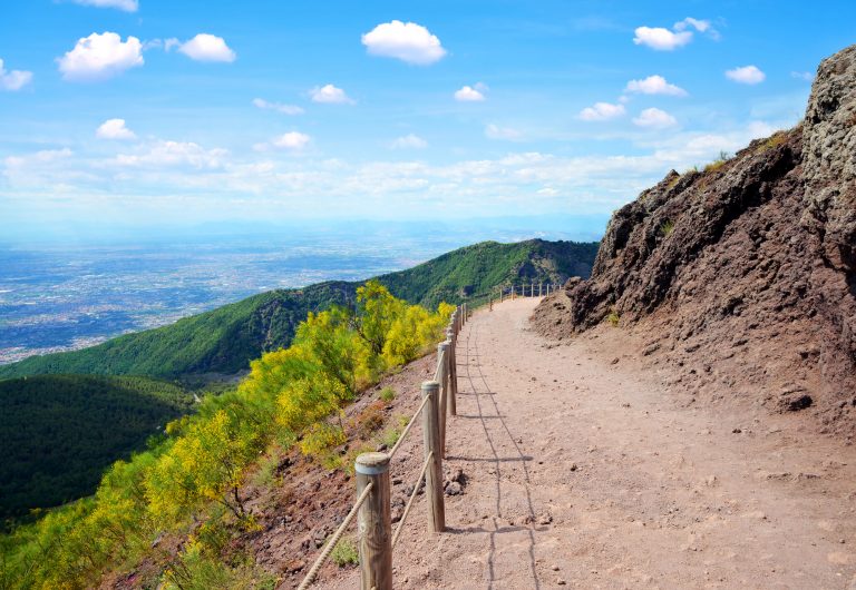 How to visit Vesuvius: ticket, times and how to get to the crater