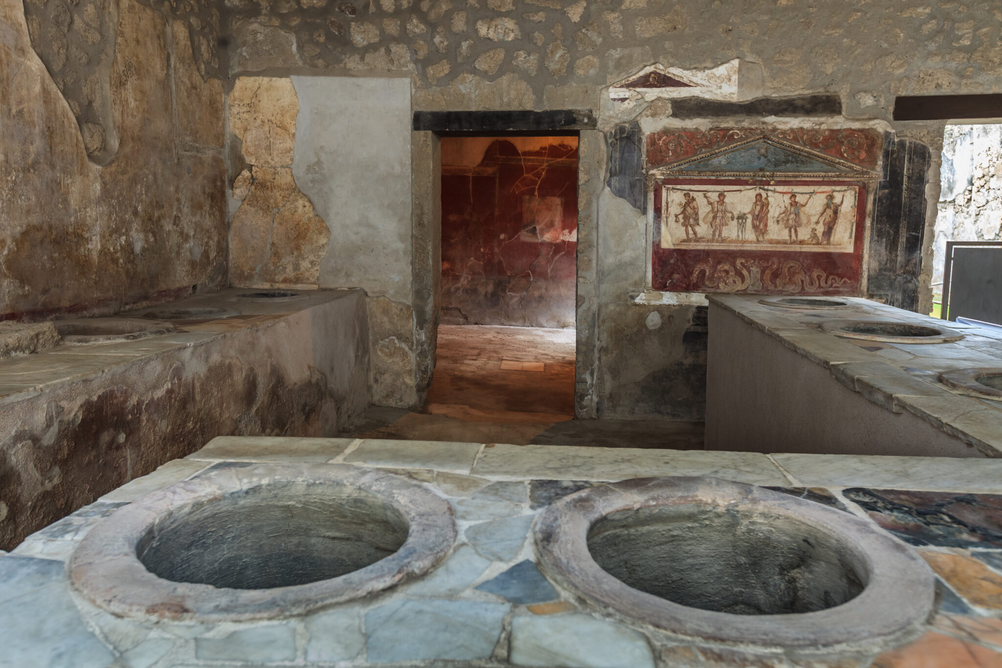 Pompeii's thermopoliums: why were there so many of them? · See Pompeii